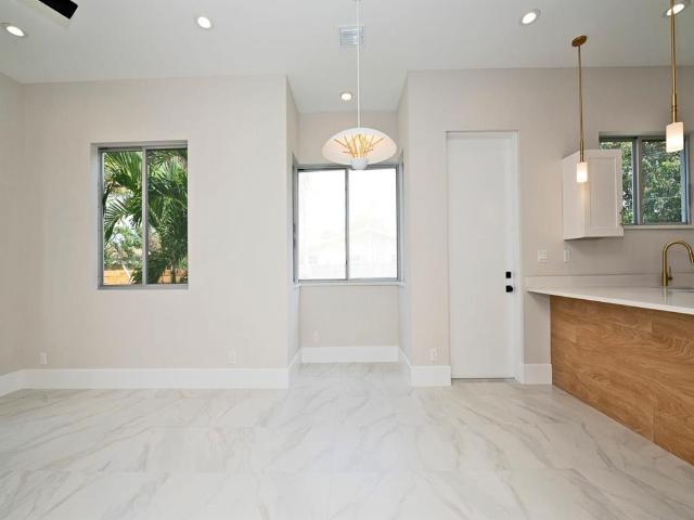 3 BR, 2 BA Apartment 560 Northwest 12th Street, Fort Lauderdale, FL 33311