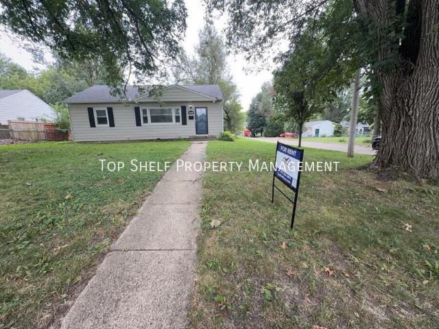 3 BR, 2 BA Apartment 5620 College Ave, Des Moines, IA 50310