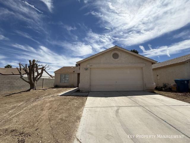 3 BR, 2 BA Apartment 5625 Ballinger Dr, Las Vegas, NV 89142