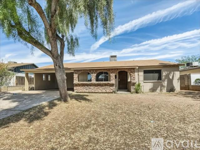 3 BR, 2 BA Apartment 5631 W Hubbell St, Phoenix, AZ 85035