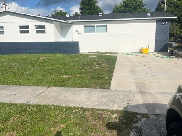 3 BR, 2 BA Apartment 5662 Parke Ave, West Palm Beach, FL 33407