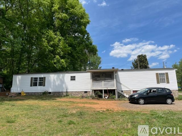 3 BR, 2 BA Apartment 569 Berry Shoals Road, Duncan, SC 29334