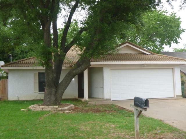 3 BR, 2 BA Apartment 5704 Sterling Grn Trl, Arlington, TX 76017
