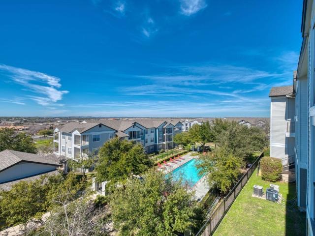 3 BR, 2 BA Apartment 5711 North Knoll Unit 2 232, San Antonio, TX 78240