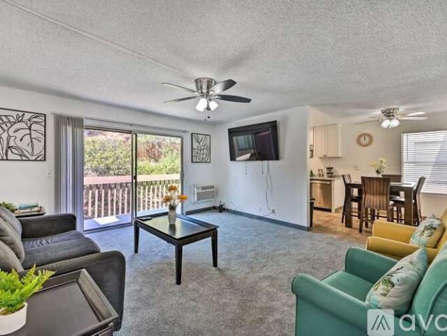 3 BR, 2 BA Apartment 5720 Jackson Dr, Unit 21, La Mesa, CA 91942