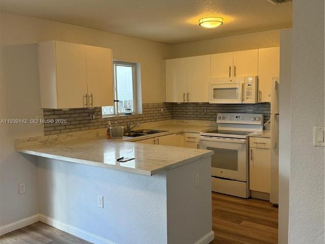 3 BR, 2 BA Apartment 582 Southwest 2nd Place, Florida City, FL 33034