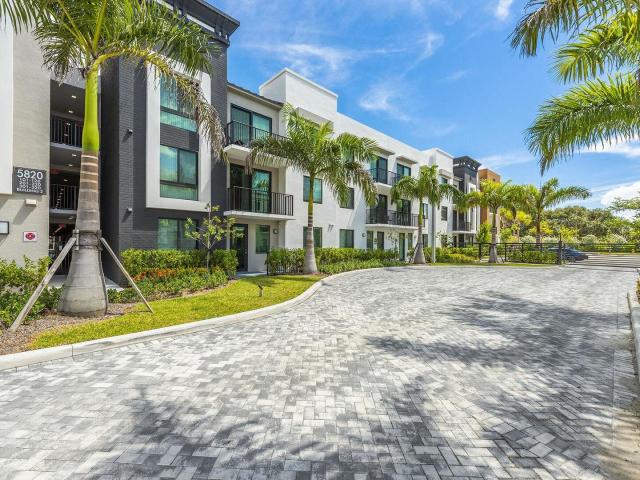 3 BR, 2 BA Apartment 5840 Lakeshore Dr Unit 1 1 210, Fort Lauderdale, FL 33312
