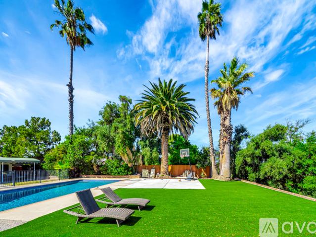 3 BR, 2 BA Apartment 5852 Mc Donie Ave, Los Angeles, CA 91367