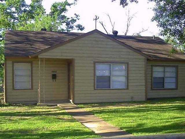 3 BR, 2 BA Apartment 5862 Southville St, Houston, TX 77033