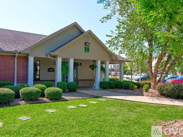 3 BR, 2 BA Apartment 5900 Mc Cain Park Pl, Unit 32, North Little Rock, AR 72117