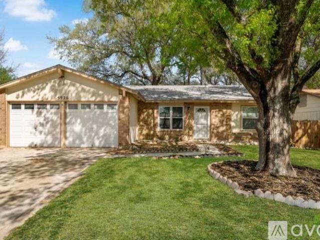3 BR, 2 BA Apartment 5926 Hidden Dale St, San Antonio, TX 78250