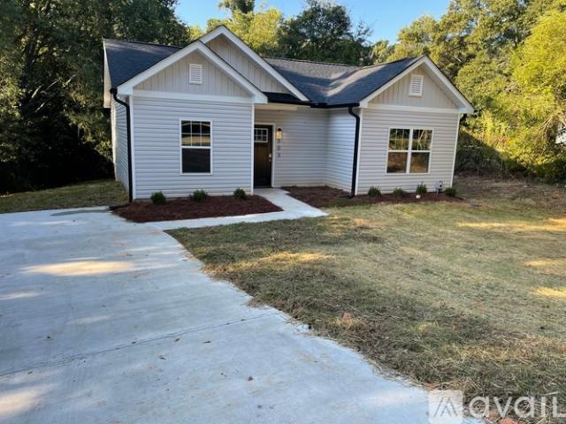 3 BR, 2 BA Apartment 503 Winsor St, Gastonia, NC 28052