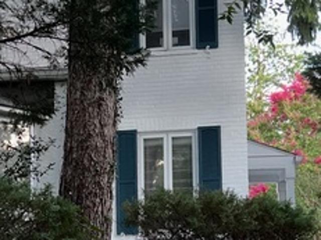 3 BR, 2 BA Apartment 5007 Nebraska Avenue Northwest, Washington, DC 20008