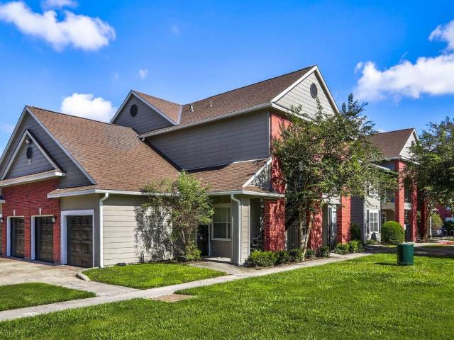 3 BR, 2 BA Apartment 500 West Airtex Boulevard Unit 2801, Houston, TX 77090