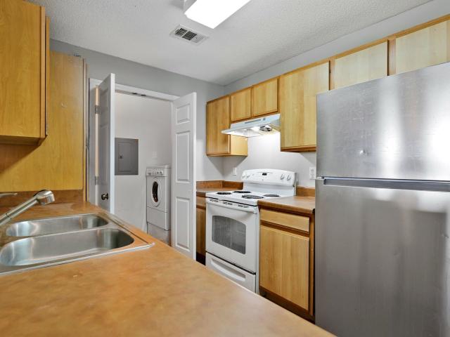 3 BR, 2 BA Apartment 500 Kraft St Unit 2 212, Clarksville, TN 37040