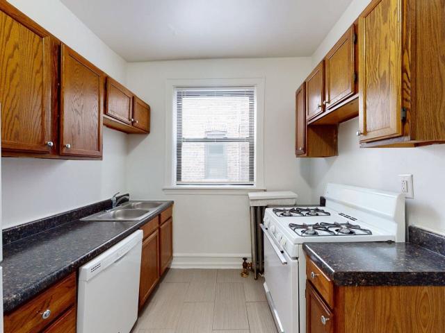 3 BR, 2 BA Apartment 5053 South Ellis Avenue Unit 5053 3, Chicago, IL 60615