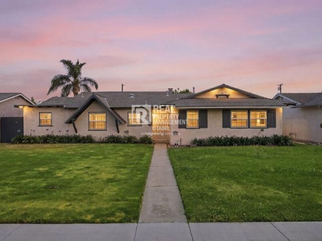3 BR, 2 BA Apartment 5082 Edinger Ave, Huntington Beach, CA 92649