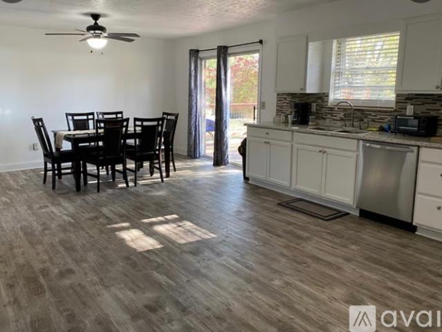 3 BR, 2 BA Apartment 508 Westland Drive, Sevierville, TN 37862