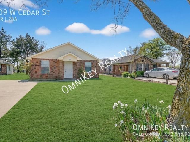 3 BR, 2 BA Apartment 509 W Cedar St, Gunter, TX 75058