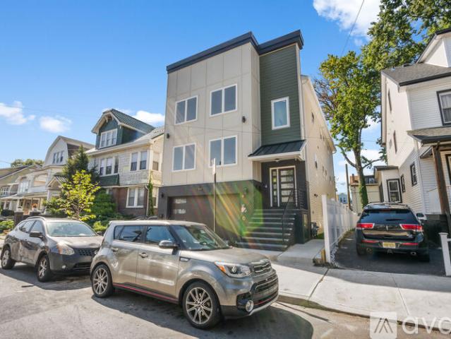 3 BR, 2 BA Apartment 50 Bock Ave, Unit 1, Newark, NJ 07112