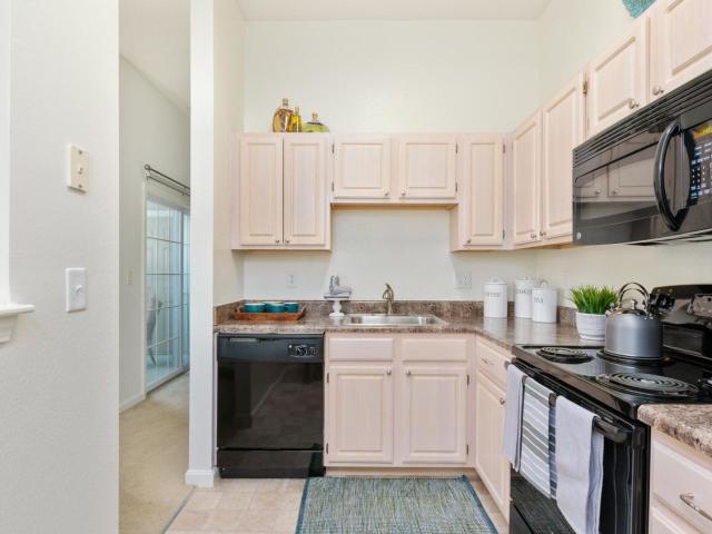 3 BR, 2 BA Apartment 50 Dogwood Dr Unit 304, West Warwick, RI 02893