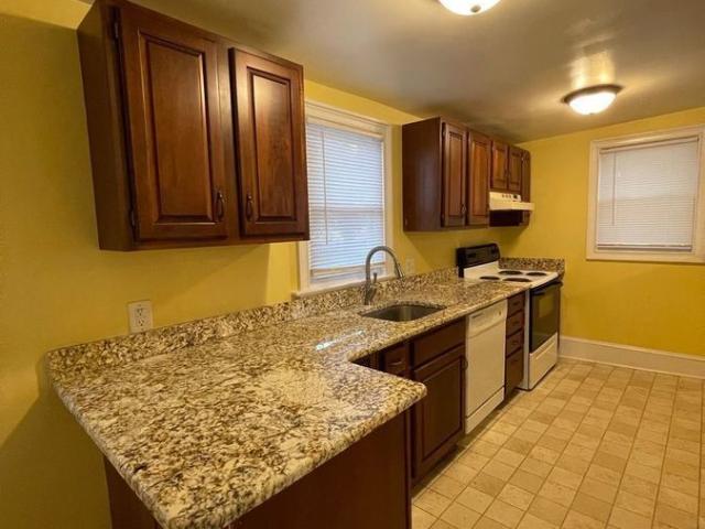 3 BR, 2 BA Apartment 510 E. Lincoln Avenue, Salisbury, MD 21804