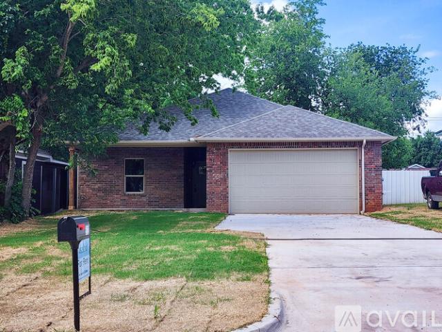 3 BR, 2 BA Apartment 512 E Perkins Ave, Guthrie, OK 73044