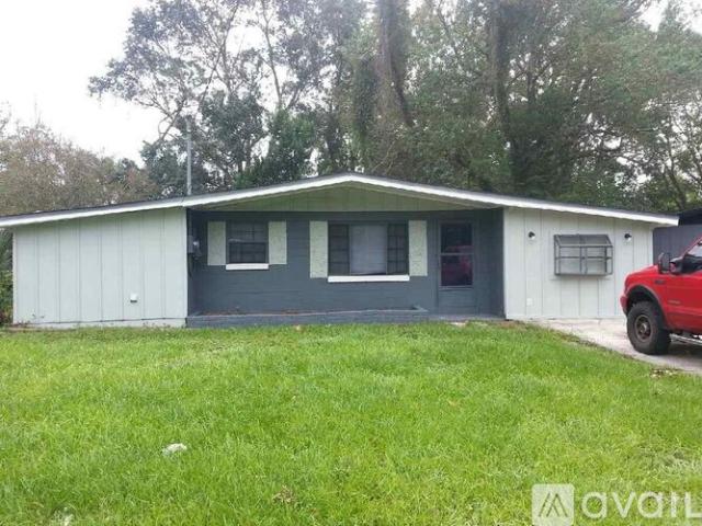 3 BR, 2 BA Apartment 514 W Clermont Dr, Orange Park, FL 32073