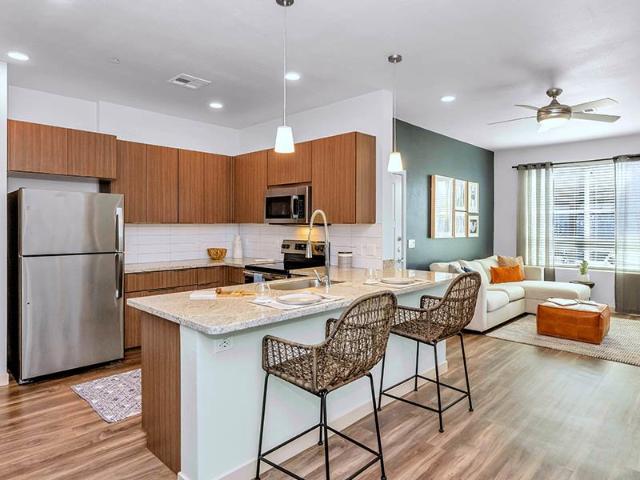 3 BR, 2 BA Apartment 5151 North 95th Avenue Unit 2056, Glendale, AZ 85305