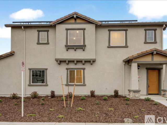 3 BR, 2 BA Apartment 5208 Cumberland Dr, Unit 1, Roseville, CA 95747