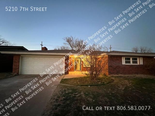 3 BR, 2 BA Apartment 5210 7th Street, Lubbock, TX 79416
