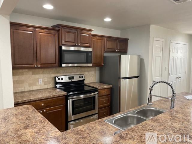 3 BR, 2 BA Apartment 5216 Arbor Glen Road, The Colony, TX 75056