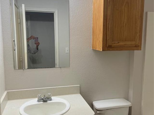 3 BR, 2 BA Apartment 5217 Calloway Street, Fort Worth, TX 76114