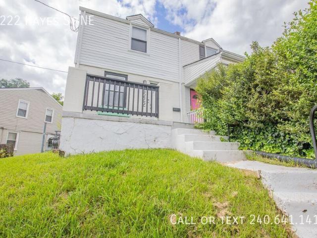3 BR, 2 BA Apartment 5222 Hayes St NE, Washington, DC 20019