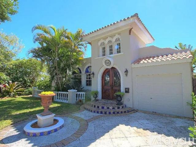 3 BR, 2 BA Apartment 522 Sunset Road, West Palm Beach, FL 33401