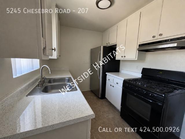 3 BR, 2 BA Apartment 5245 Chesebro Road, Agoura Hills, CA 91301