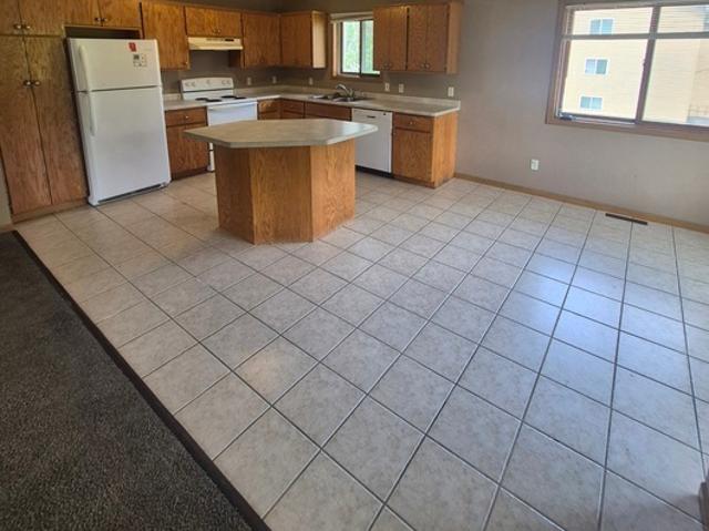 3 BR, 2 BA Apartment 528 8th Ave S, St. Cloud, MN 56301