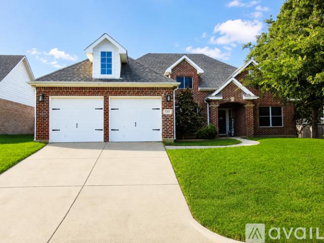 3 BR, 2 BA Apartment 533 Mattie Lane, Lake Dallas, TX 75065