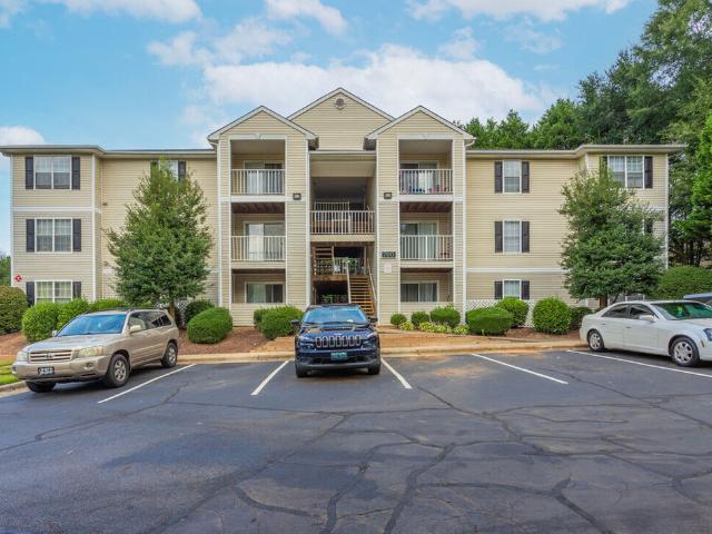 3 BR, 2 BA Apartment 5300 Countryside Court Unit 214, Winston Salem, NC 27105
