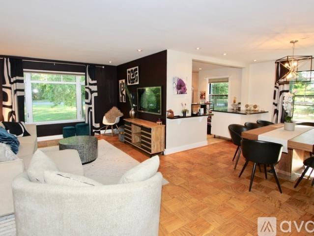 3 BR, 2 BA Apartment 5301 Westbard Cir, Unit 301, Bethesda, MD 20816