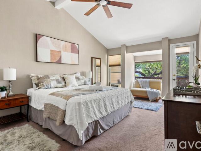 3 BR, 2 BA Apartment 537 Demarett Drive, Lago Vista, TX 78645