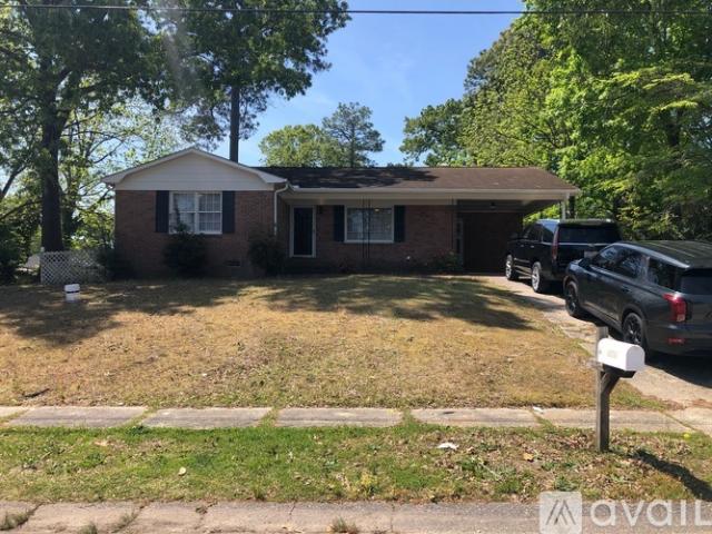 3 BR, 2 BA Apartment 5353 Silver Pine Dr, Fayetteville, NC 28303