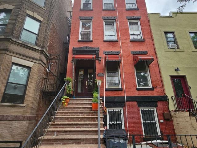 3 BR, 2 BA Apartment 535 Monroe St, Brooklyn, NY 11221