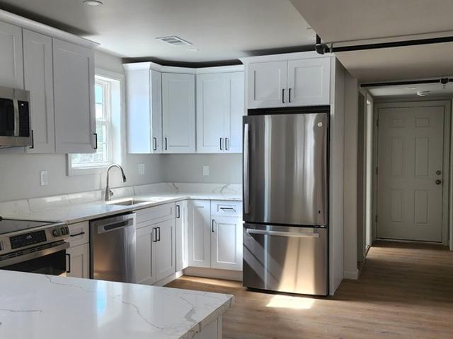 3 BR, 2 BA Apartment 53 Henrietta Street, Unit 2, Providence, RI 02904