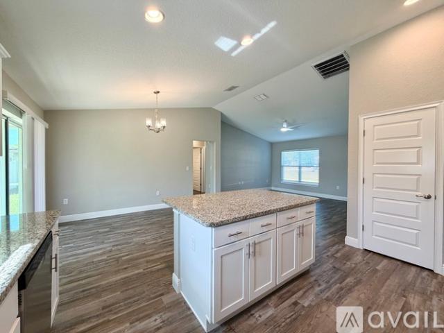 3 BR, 2 BA Apartment 5 Spring Loop, Ocala, FL 34472