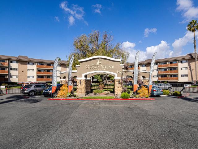 3 BR, 2 BA Apartment 6401 Warner Avenue Unit 561, Huntington Beach, CA 92647