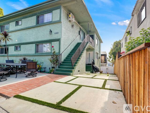 3 BR, 2 BA Apartment 644 Pier Ave, Unit 2, Santa Monica, CA 90405
