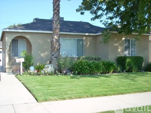 3 BR, 2 BA Apartment 6468 Zelzah Ave, Los Angeles, CA 91335