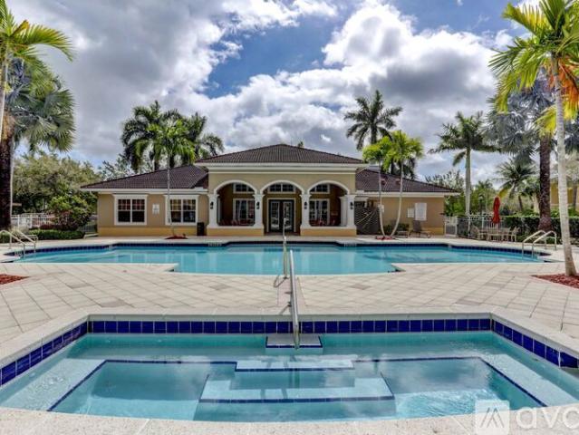 3 BR, 2 BA Apartment 6482 Emerald Dunes Dr, Unit 112, West Palm Beach, FL 33411