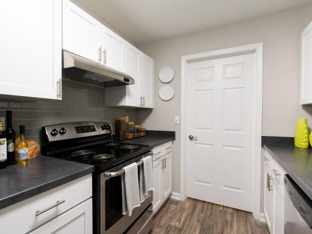 3 BR, 2 BA Apartment 6520 Dorchester Rd Unit 2800H, North Charleston, SC 29418